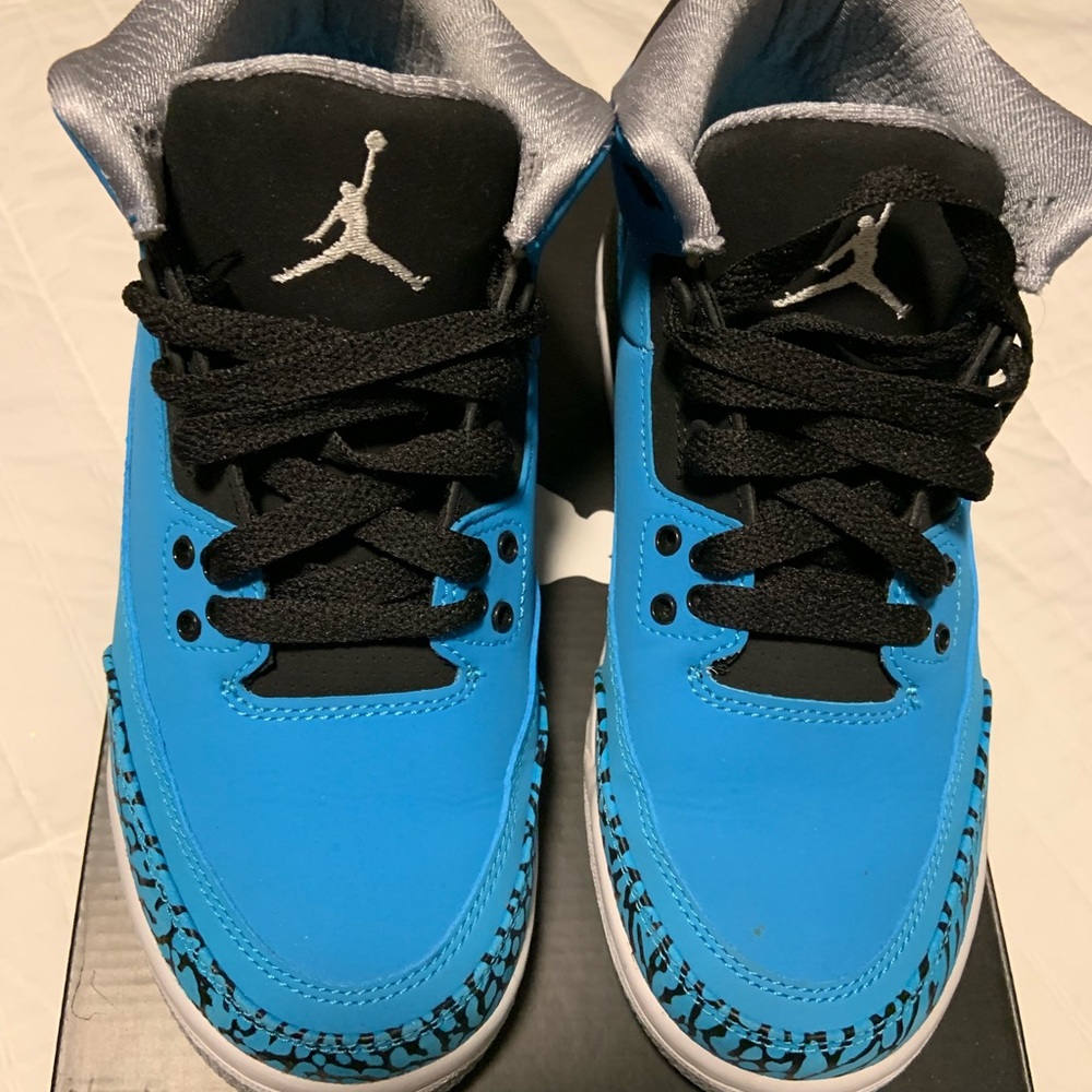 Air Jordan 3 Retro With Box. Used Once. Boys 5.5 - Gem